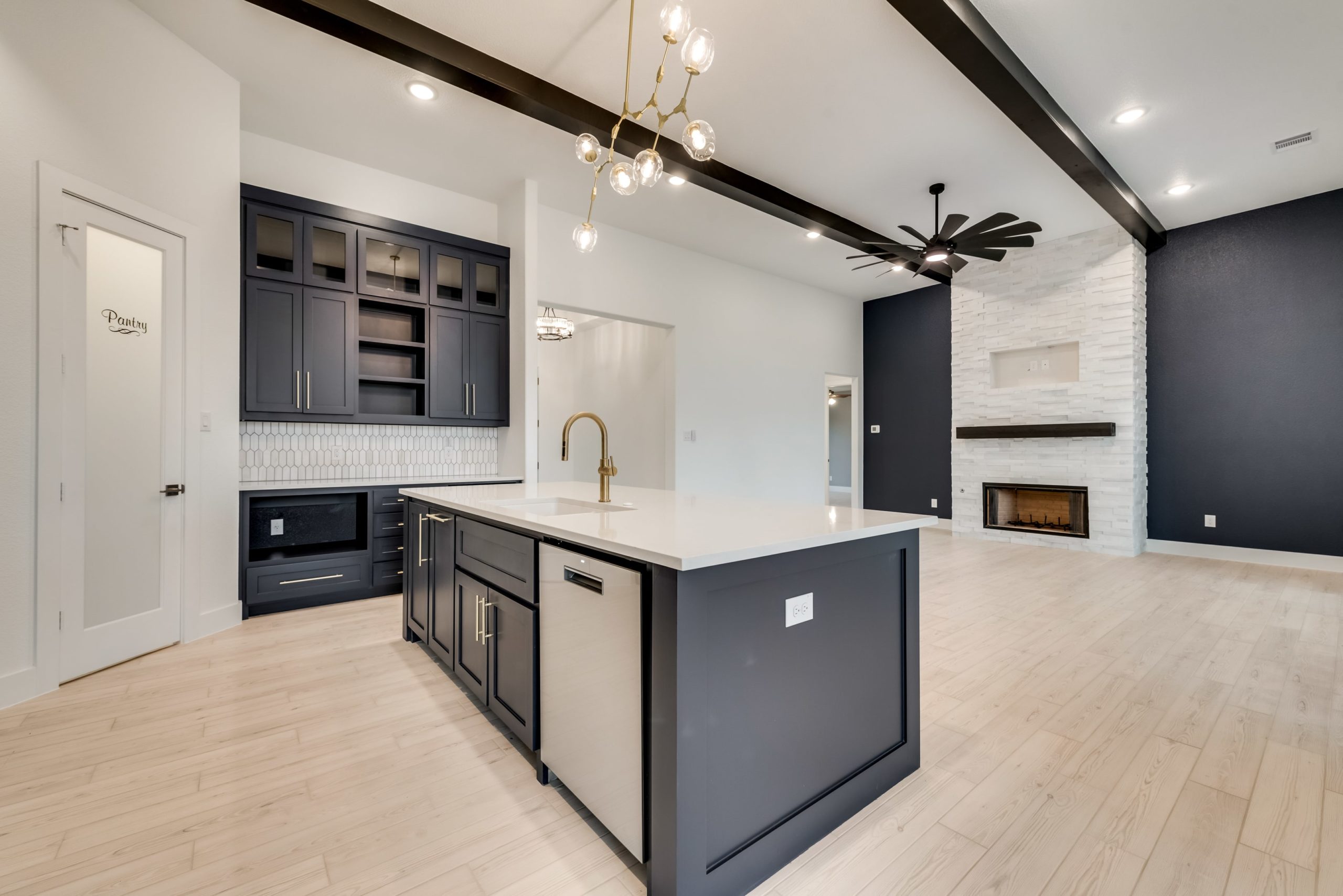 Custom Home Kitchen Designs - Dallas Texas - Custom Home Builders